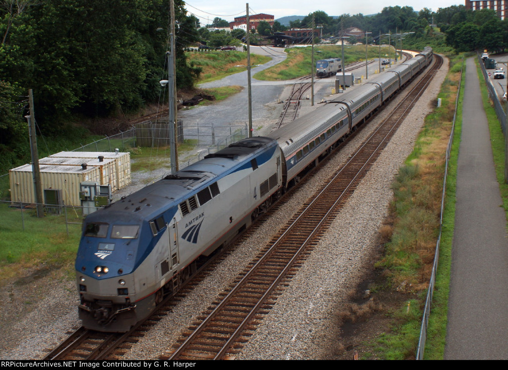 Amtrak train #20 stretched out departing Lynchburg